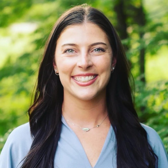 Hillary's Closet (@hillaryvantrump) | Poshmark